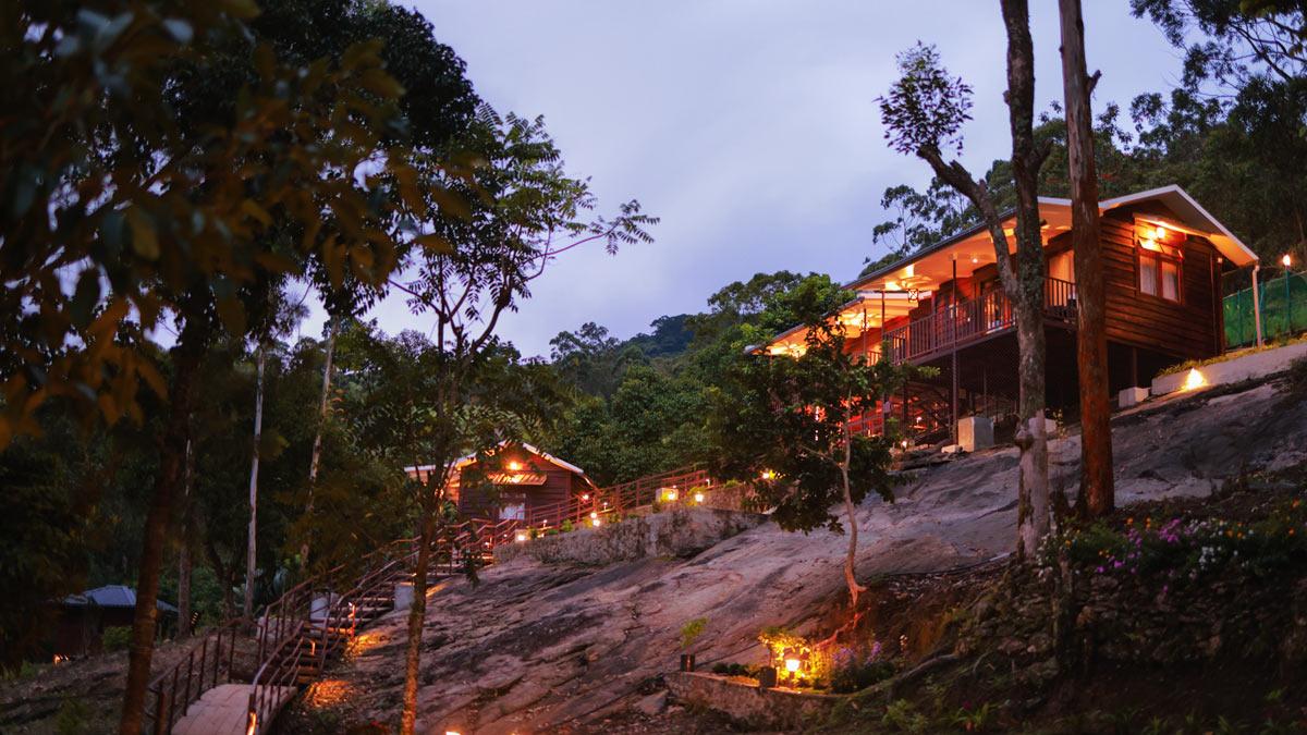 Stay by the forest with a panoramic view of the valley - Whitetrip